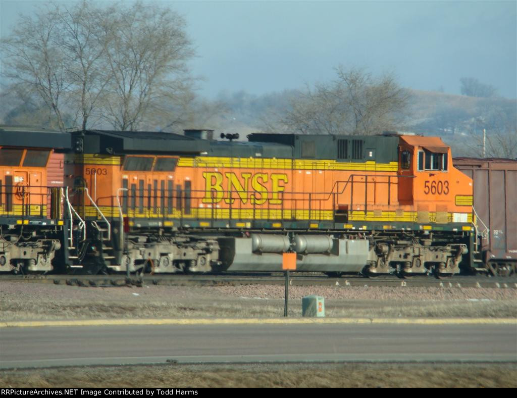 BNSF 5603